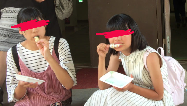 【Pcolle】美少女JCの座りパンチラはハート柄！ | 君のパンツは。